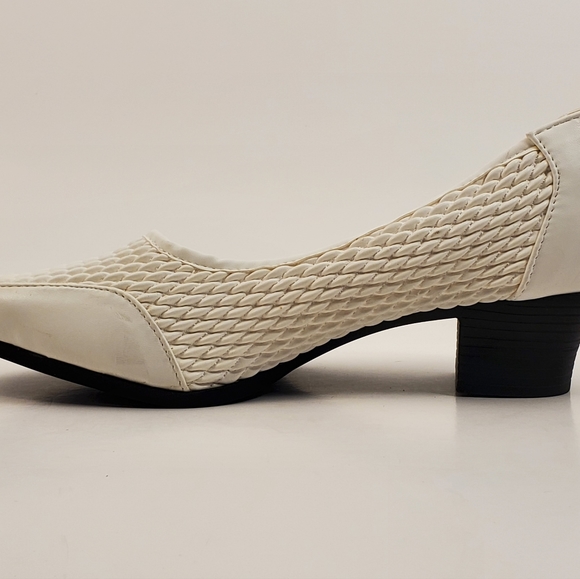 Comfort Well | Shoes | New Comfort Well By Beacon White Stretch Pumps ...